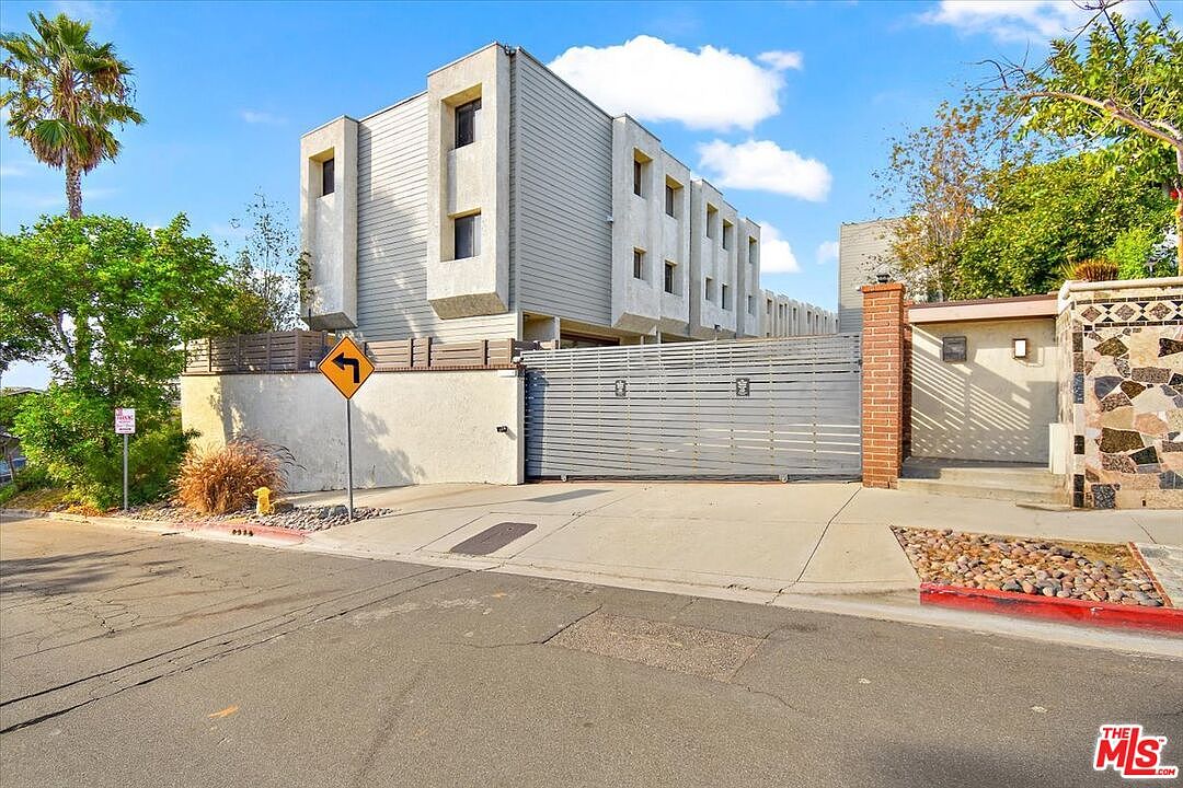 2621 E 20th St UNIT 18, Signal Hill, CA 90755 | Zillow