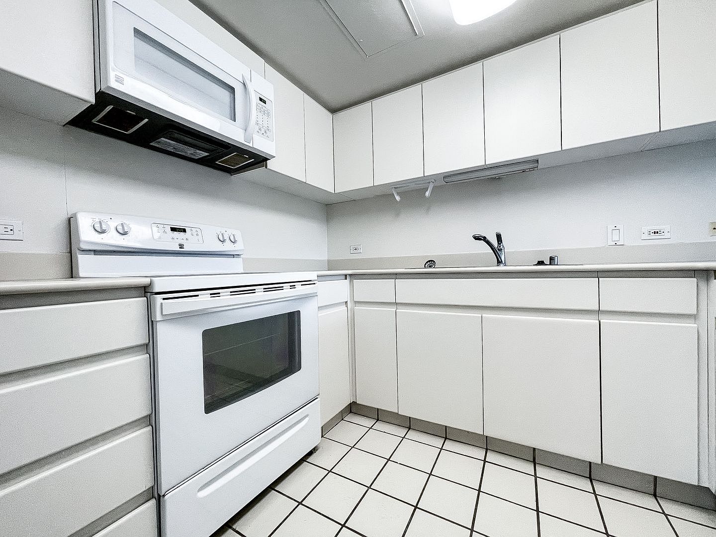 745 Isenberg St APT 201, Honolulu, HI 96826 | Zillow