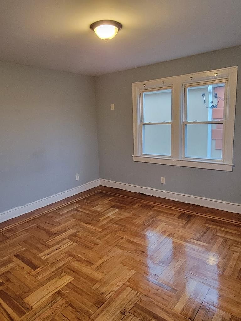 1010 E 241st St, Bronx, NY 10466 | Zillow