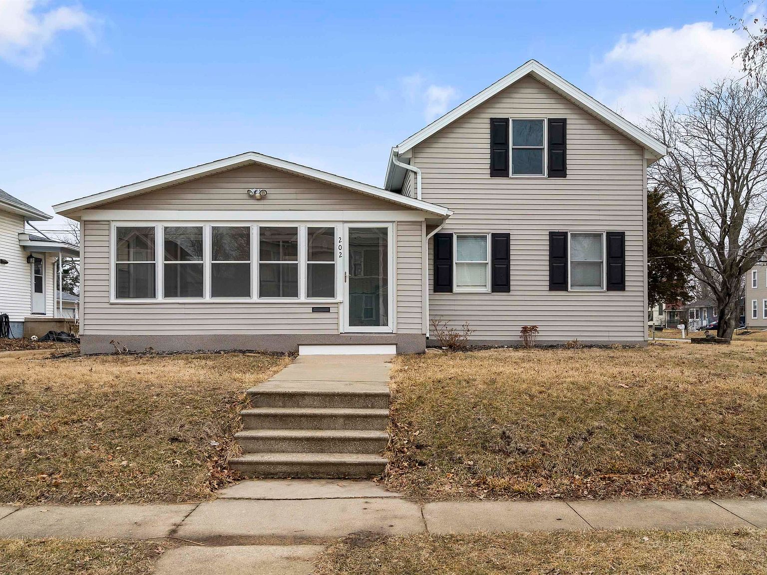 202 3rd Ave NW, Waverly, IA 50677 | Zillow