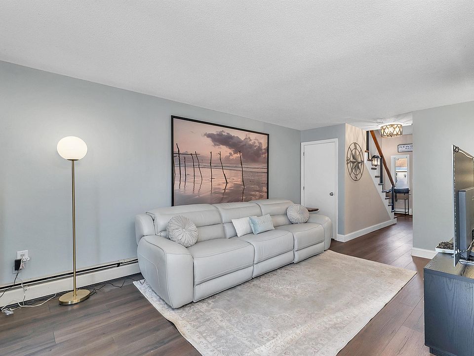 5 Bramber Drive, Rochester, NH 03867 | Zillow