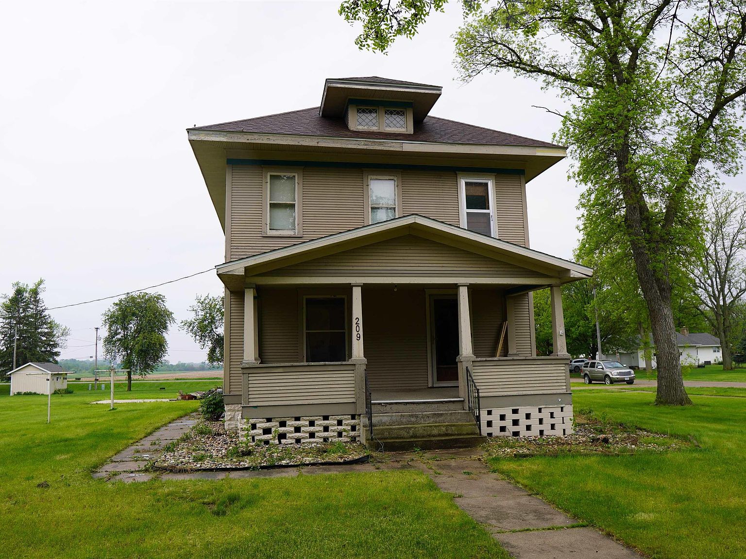 209 W Calumet Ave, George, IA 51237 | Zillow