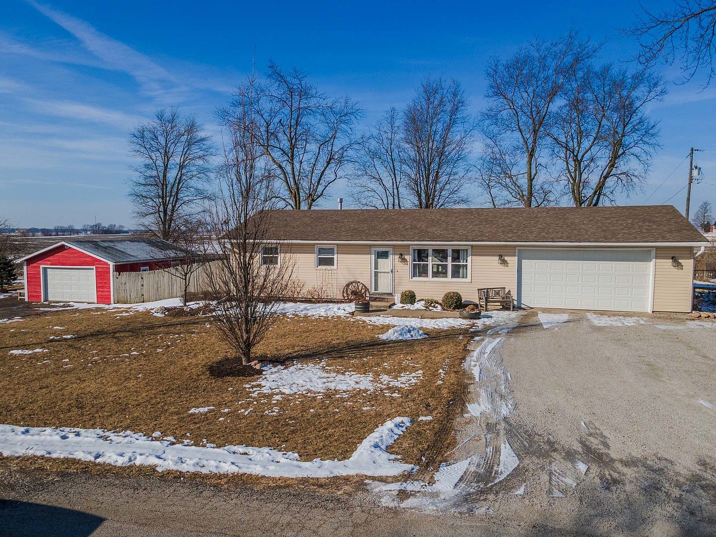 8404 N Shirlane St, Shirley, IL 61772 | Zillow