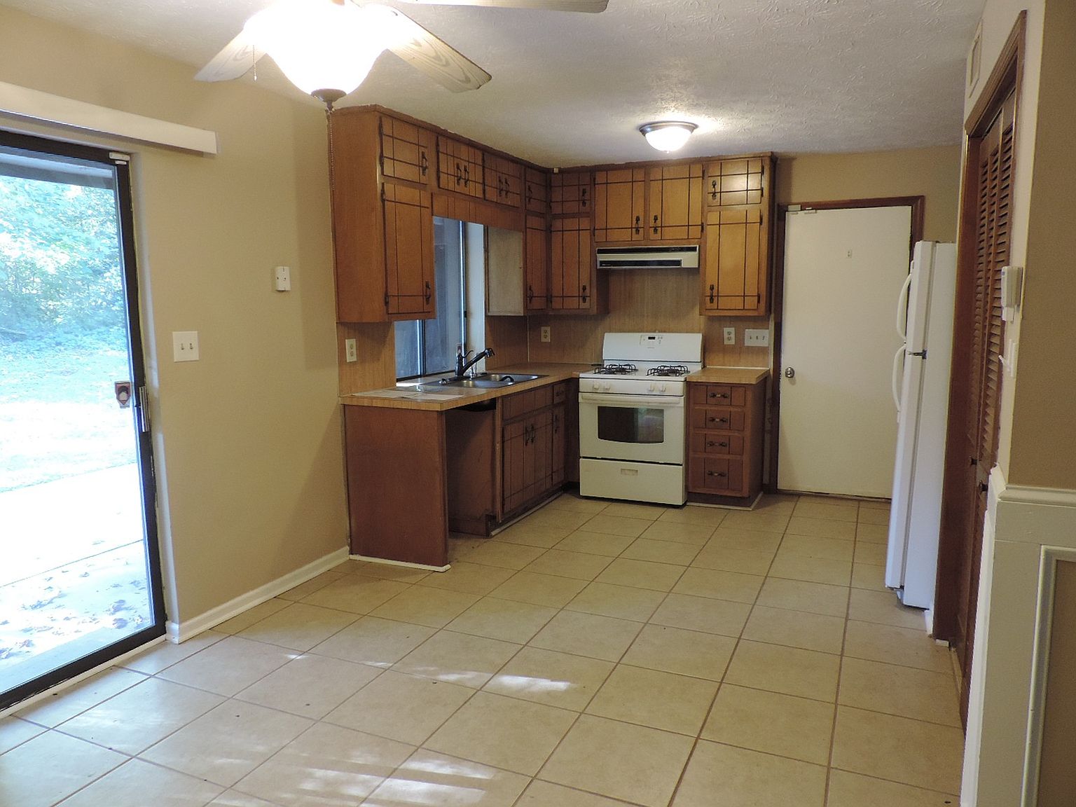 4187 Bouldercrest Park Rd, Ellenwood, GA 30294 | Zillow