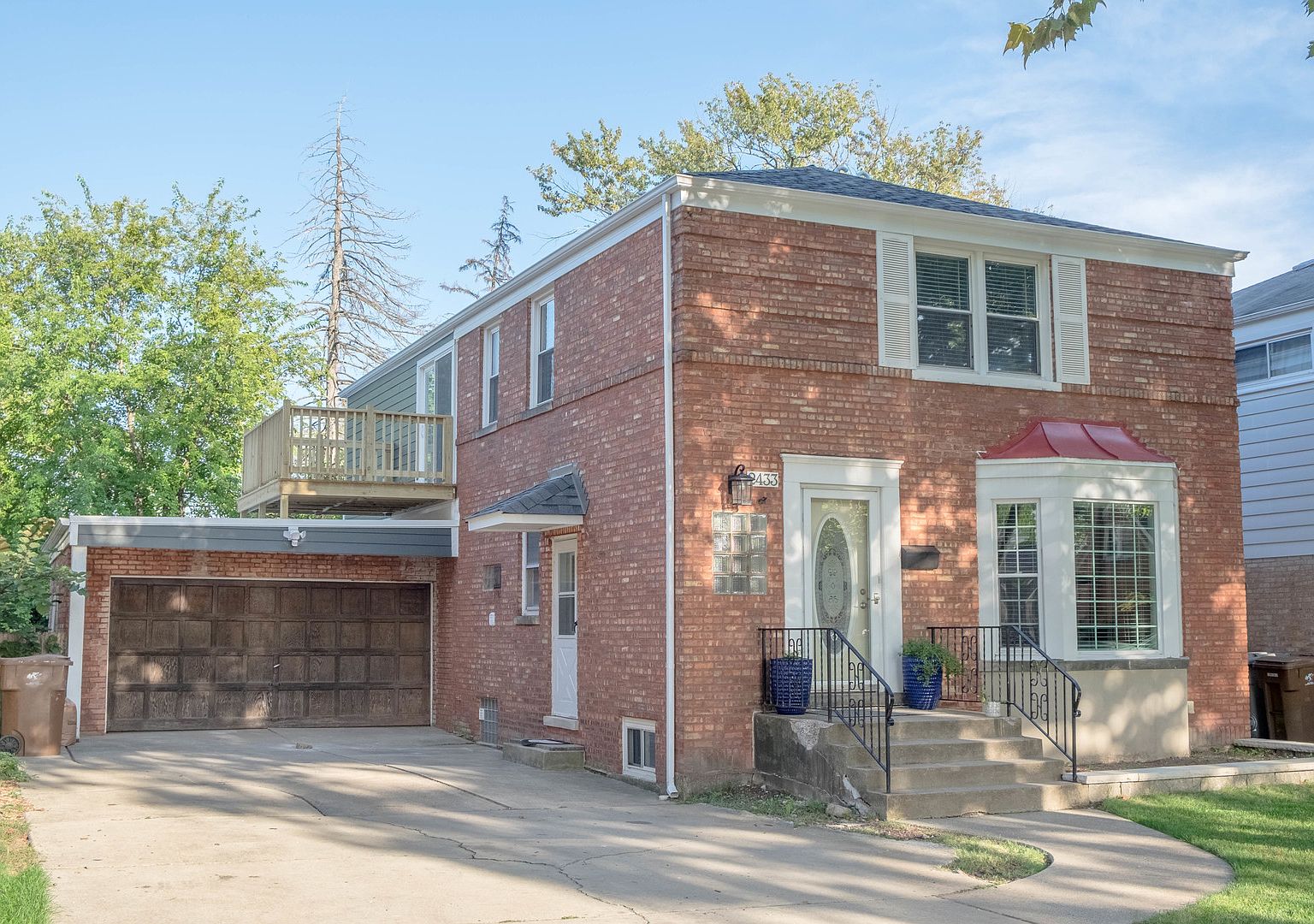 2433 S 8th Ave, North Riverside, IL 60546 | MLS #11895112 | Zillow