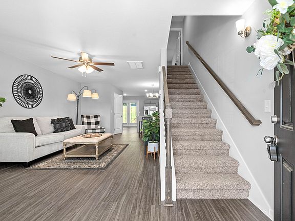 102 Davis Ridge Ln, Clarksville, TN 37040 | MLS #2668727 | Zillow