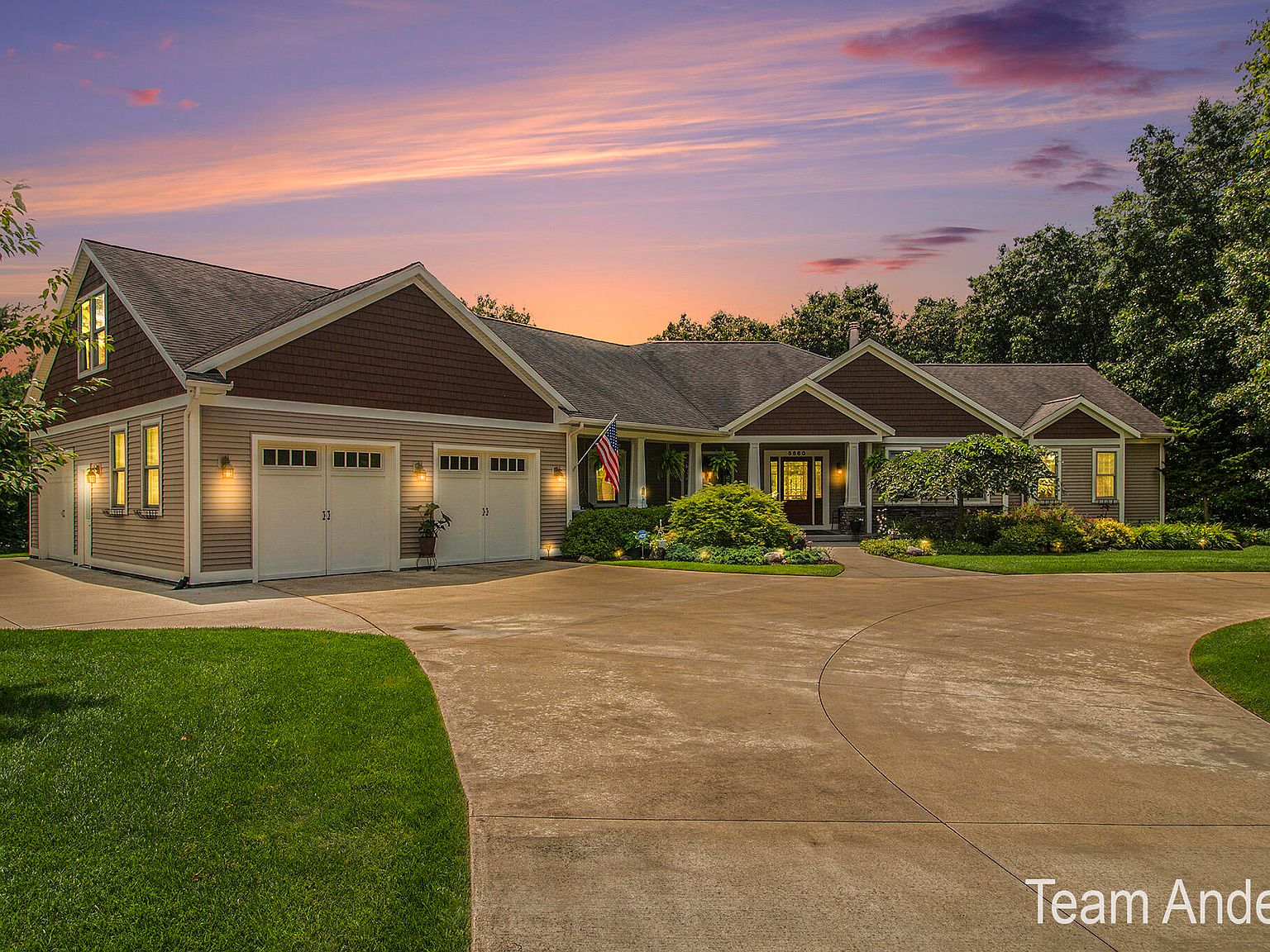 5660 Summerset Woods Dr SE, Alto, MI 49302 | Zillow