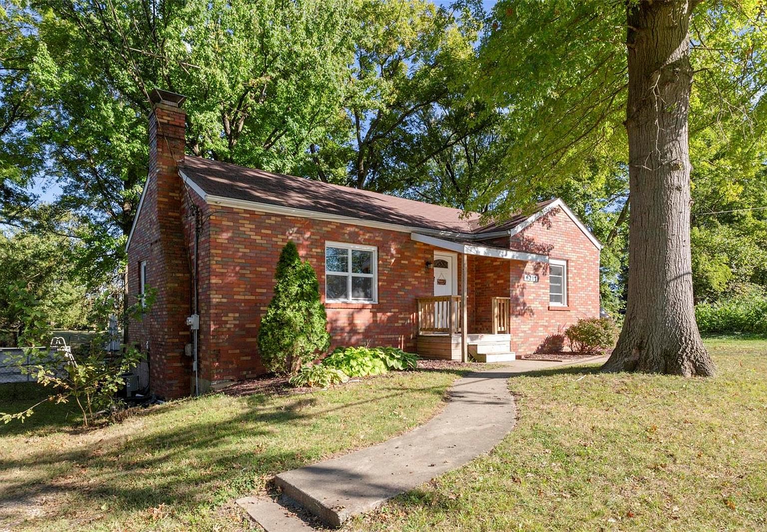 6211 Isabel St, Godfrey, IL 62035 | Zillow