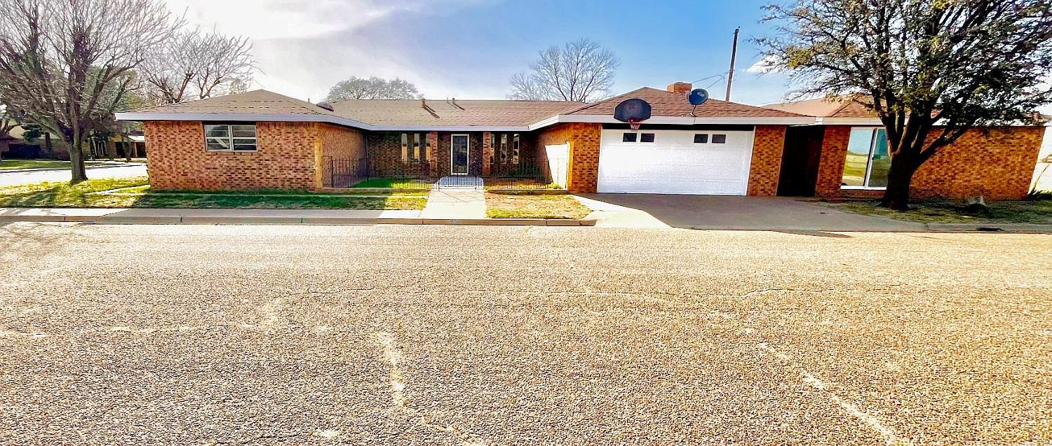 419 E Jackson St, Levelland, TX 79336 | MLS #202403860 | Zillow