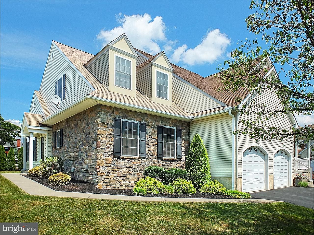 15 Waynebrook Dr, Honey Brook, PA 19344 | Zillow