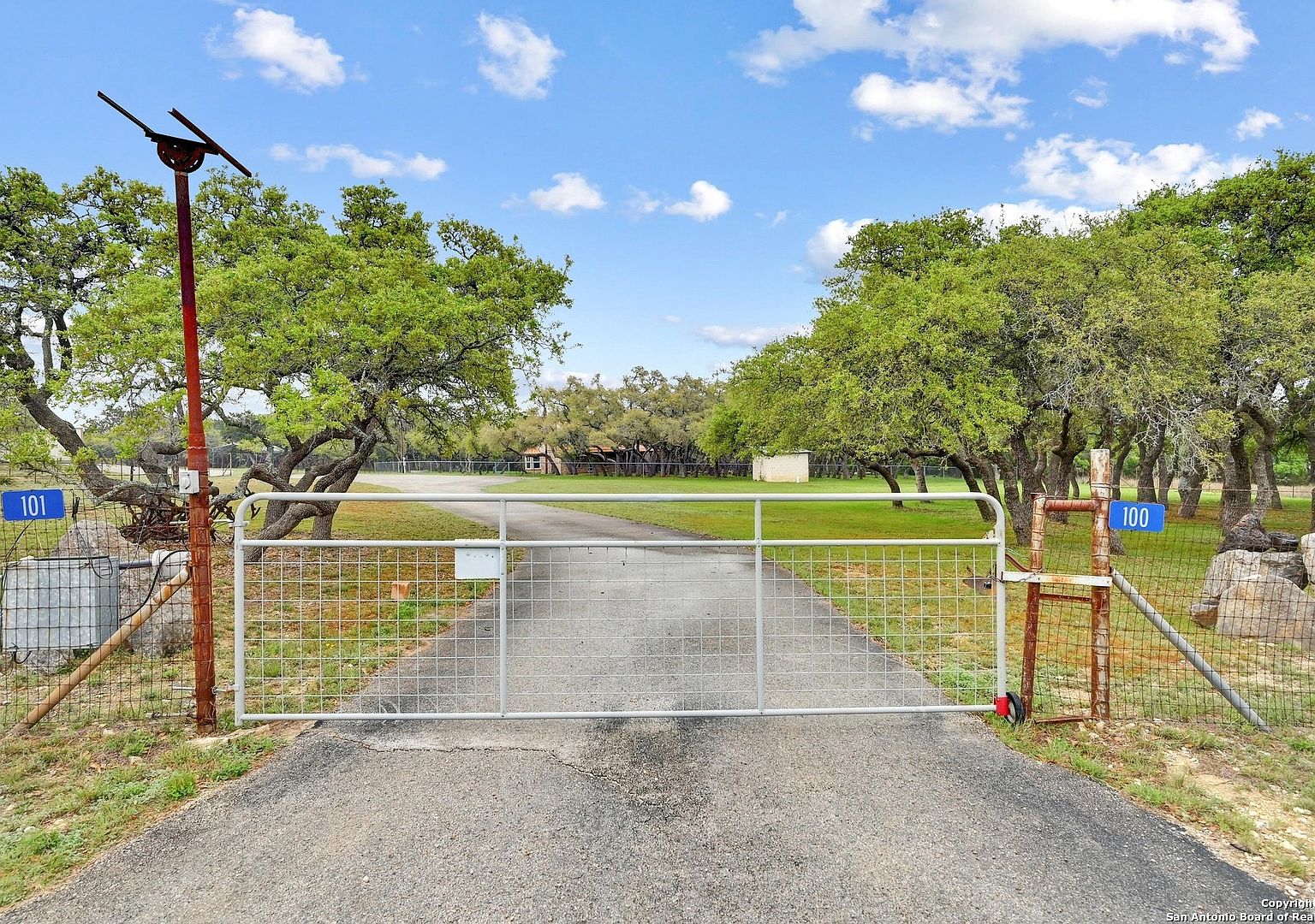 100 Cherokee Ln, Blanco, TX 78606 | MLS #1855769 | Zillow