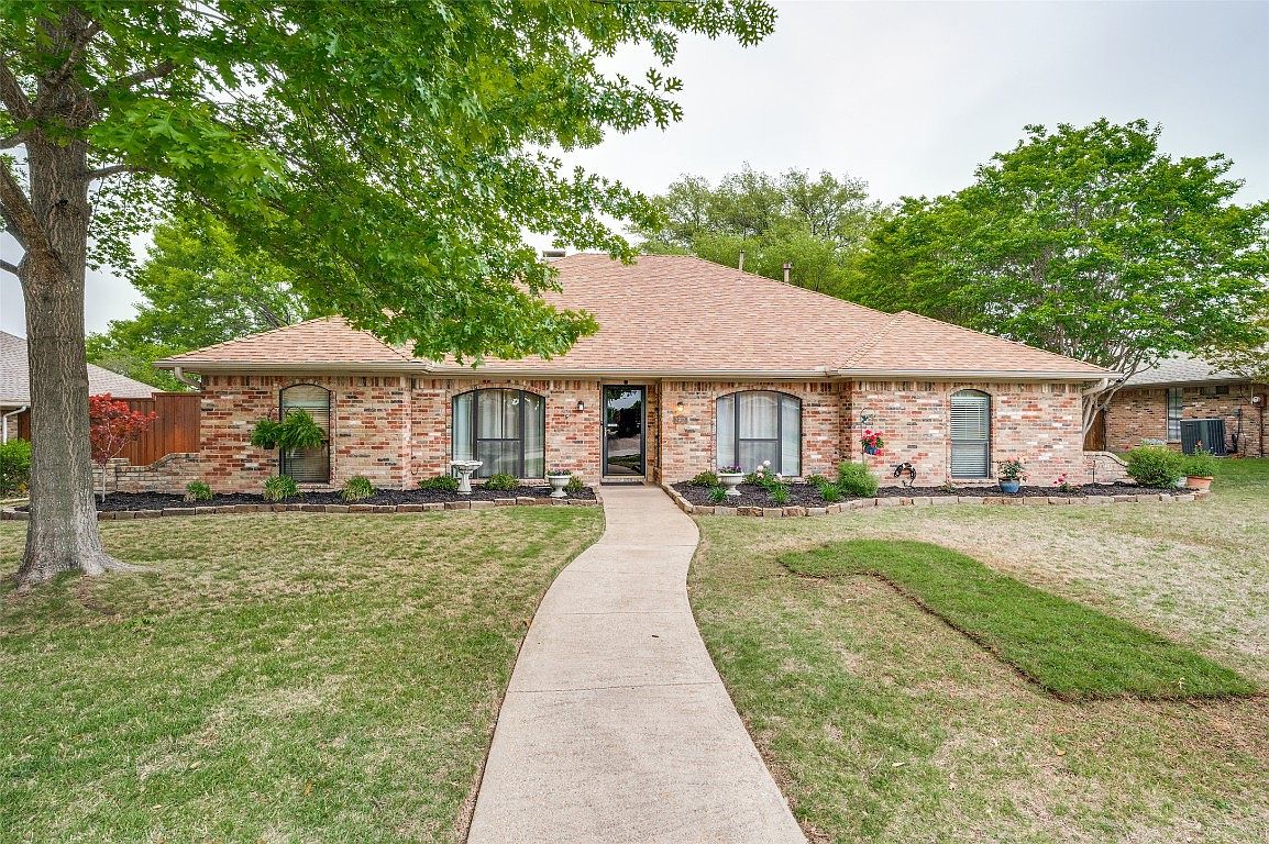 3913 Llano Dr, Plano, TX 75074 | Zillow