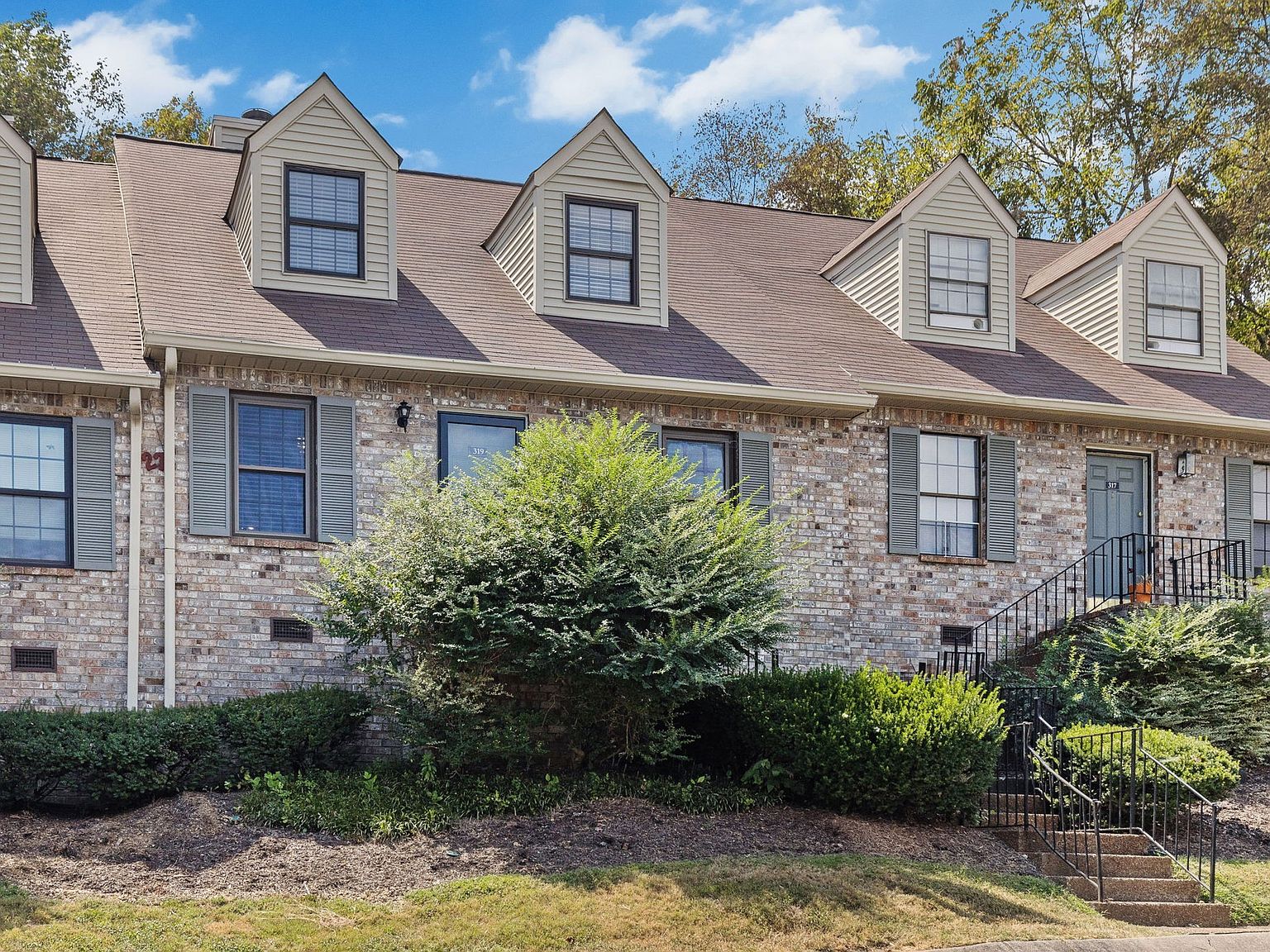 319 Deer Point Dr, Hendersonville, TN 37075 | Zillow