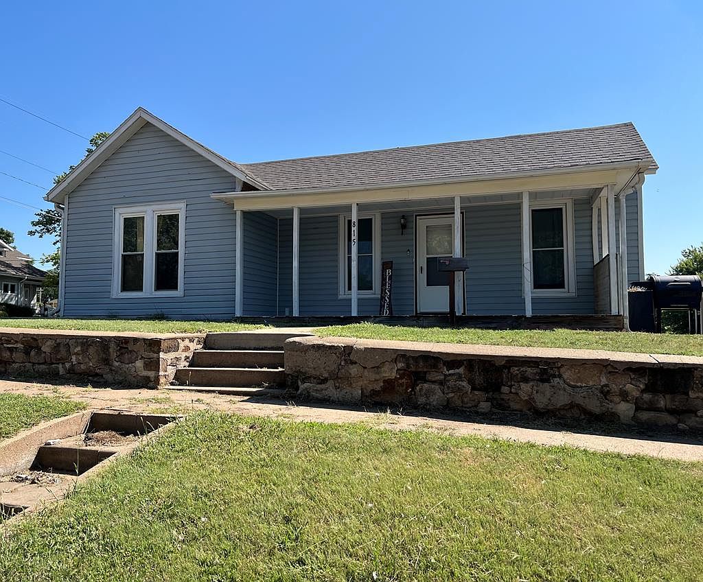 815 N Kansas Ave, Ellsworth, KS 67439 | Zillow