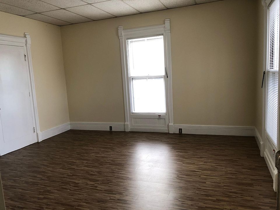 328 Wilder St #4, Lowell, MA 01851 | Zillow