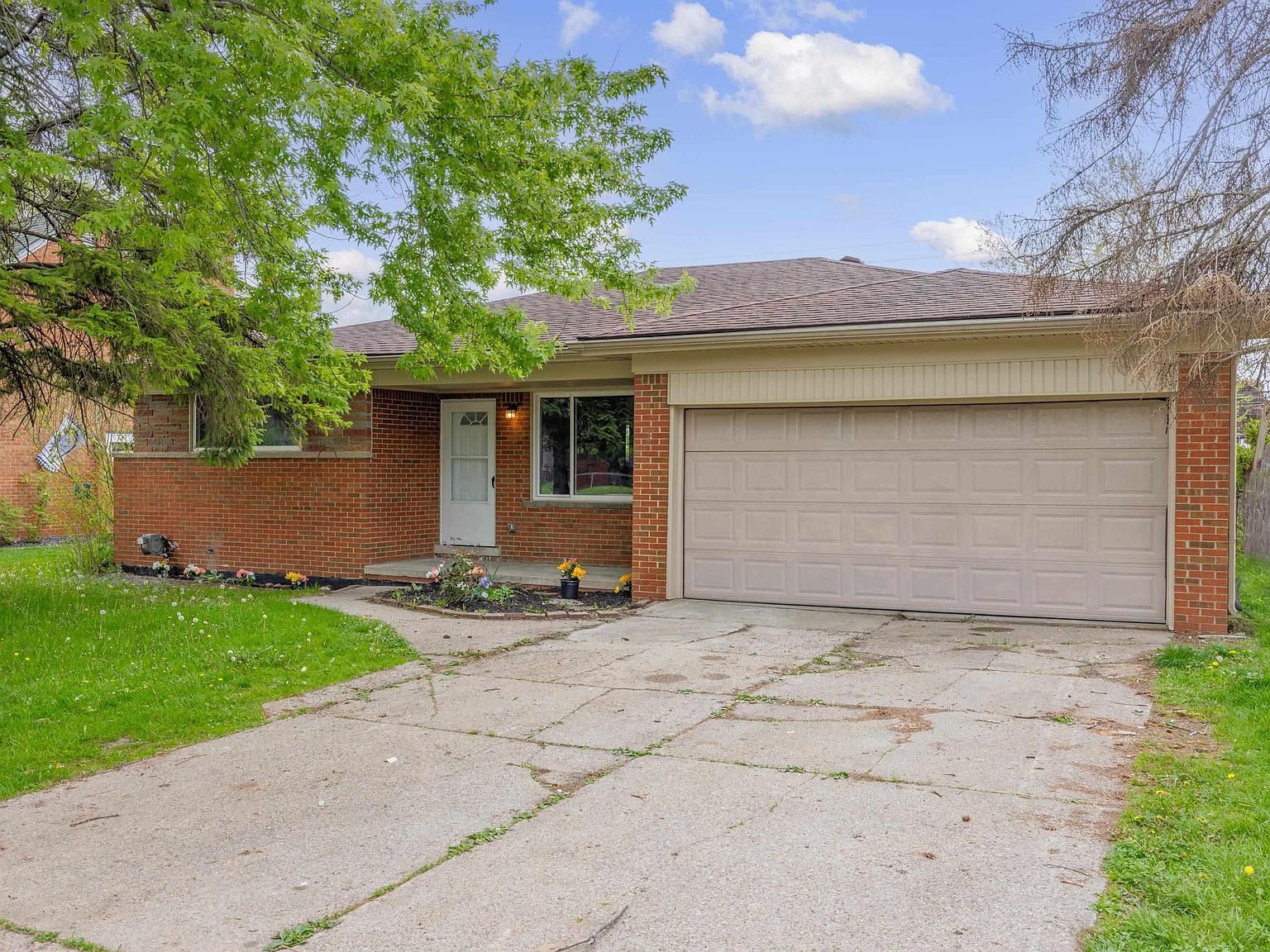 12936 E Thirteen Mile Rd, Warren, MI 48088 | Zillow