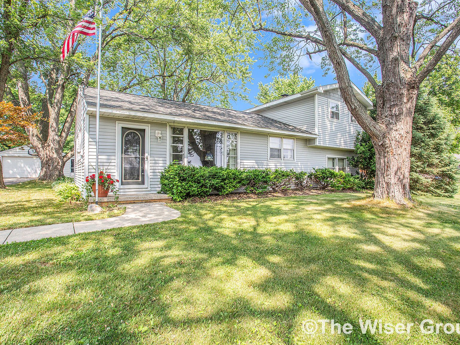 2463 Kinney Ave NW, Grand Rapids, MI 49534 | Zillow