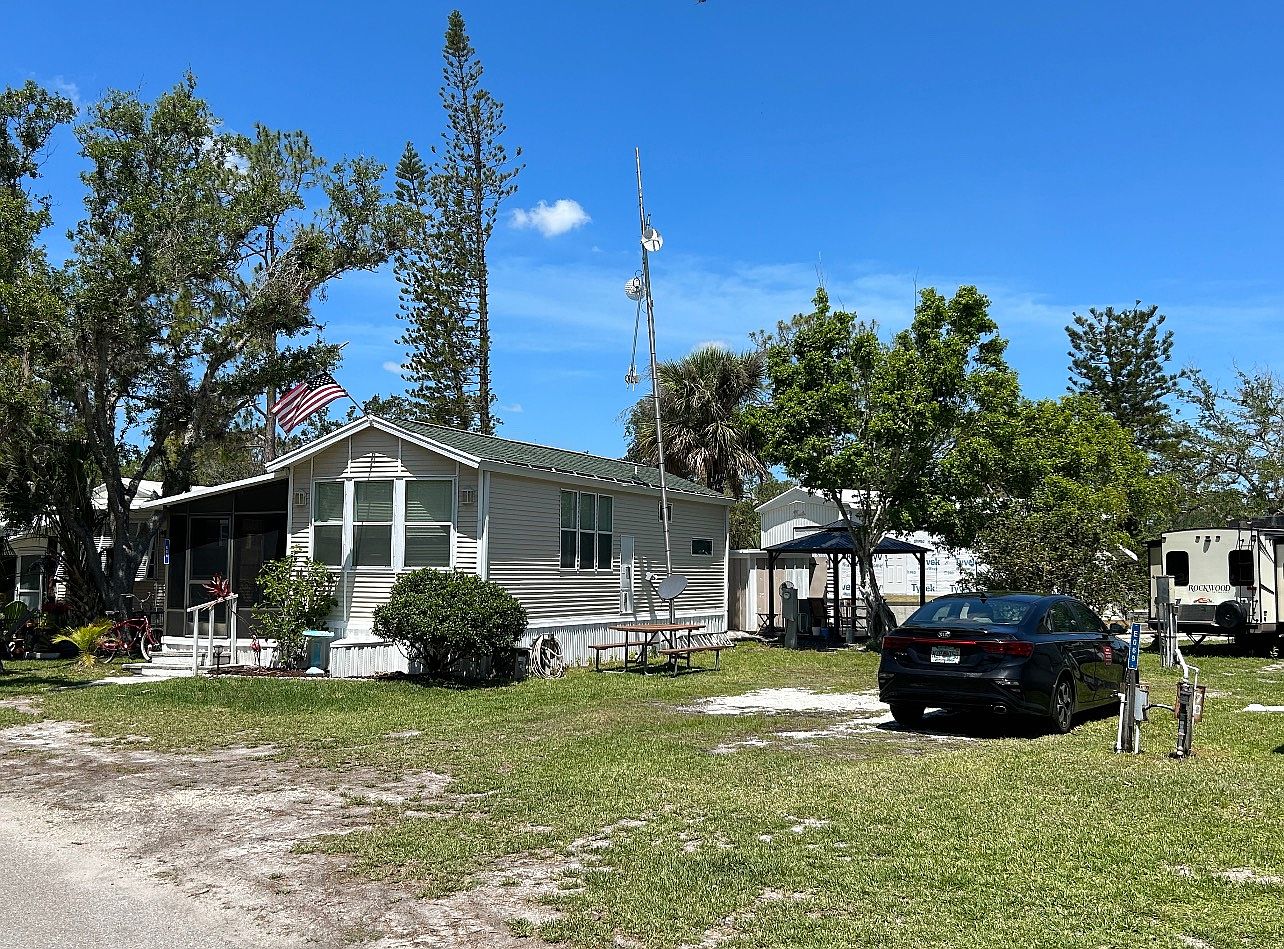 1300 N River Rd E68 Venice Fl 34293 Mls 11175546 Zillow