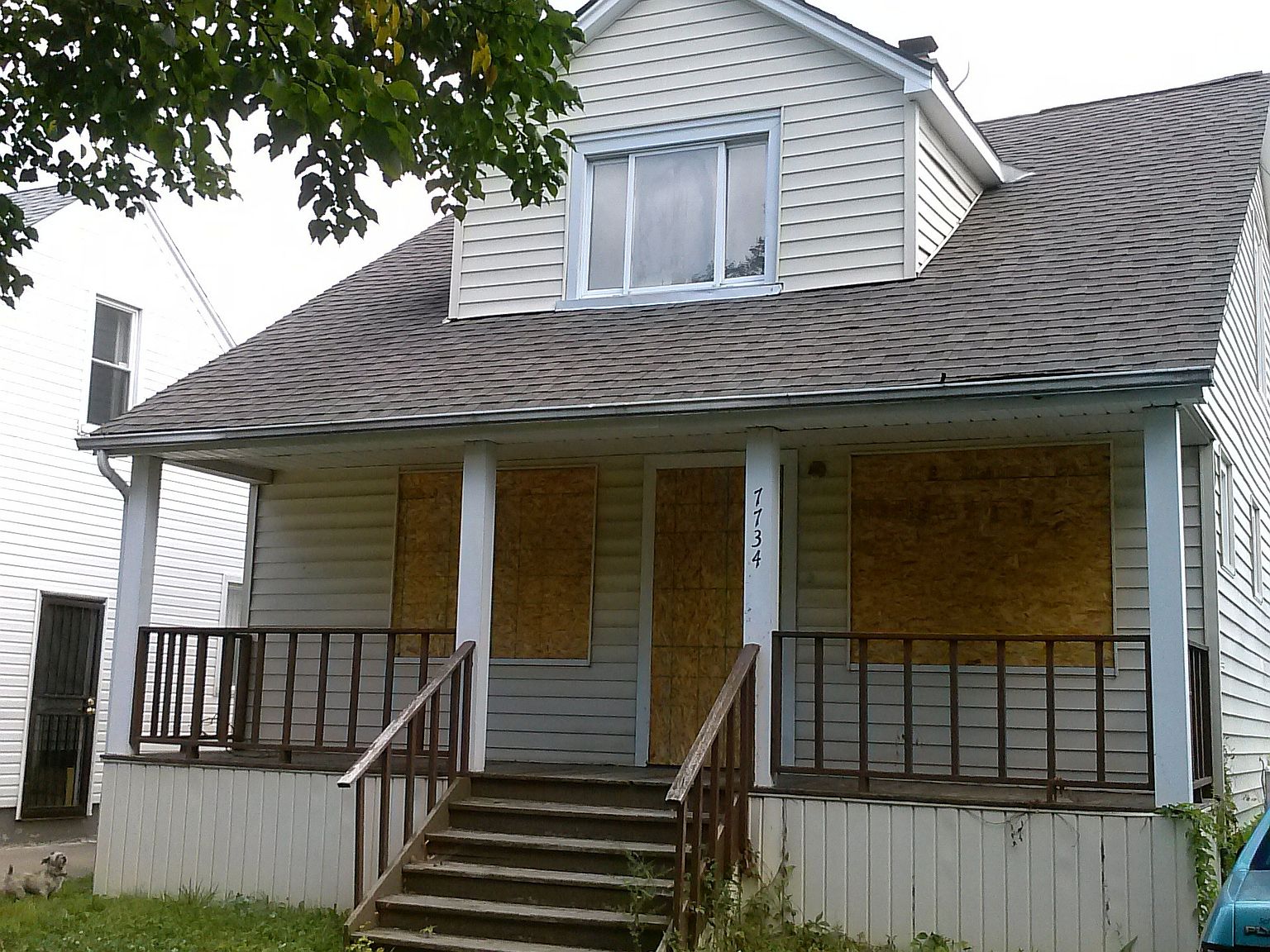 7734 Minock St, Detroit, MI 48228 | Zillow