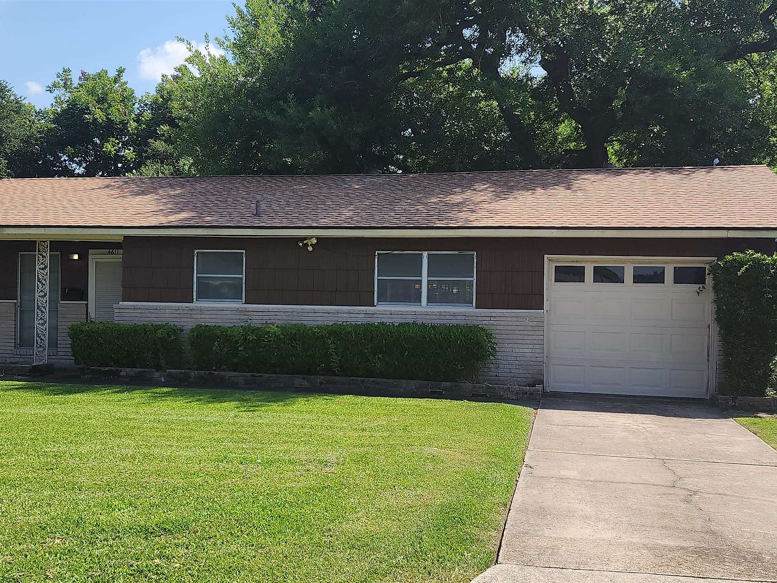 4611 Boyd Ave, Groves, TX 77619 | MLS #239649 | Zillow