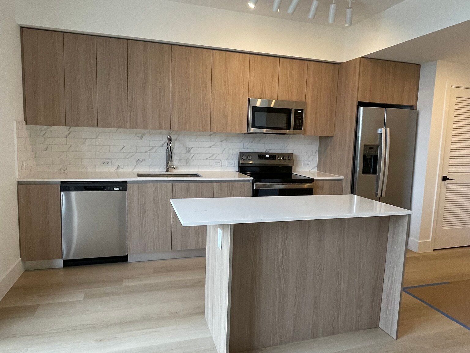 18641 NE 24th Pl #441, Miami, FL 33180 | Zillow