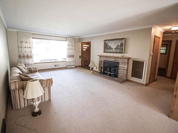 2814 North Colonial DRIVE, Milwaukee, WI 53222 | MLS #1854107 | Zillow