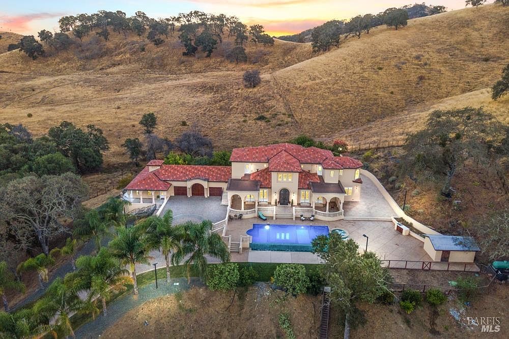 3424 Hidden Valley Ln, Fairfield, CA 94534 | MLS #323043758 | Zillow