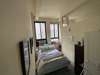 175 Water Street #1818 in Financial District, Manhattan | StreetEasy