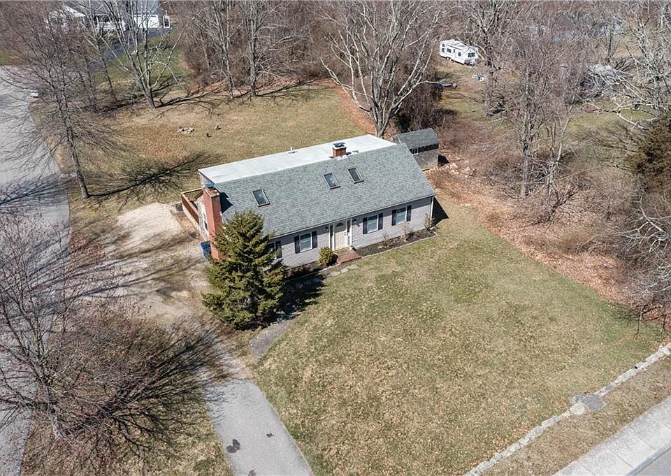 822 Meridian St, Fall River, MA 02720 | Zillow