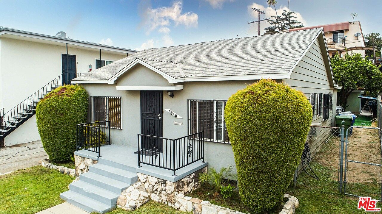 3849 Montclair St, Los Angeles, CA 90018 | Zillow