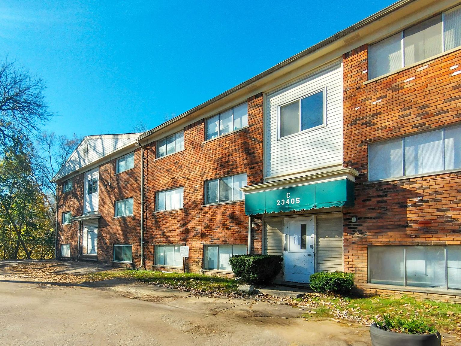 23401 Fenkell Ave APT A2, Detroit, MI 48223 | Zillow