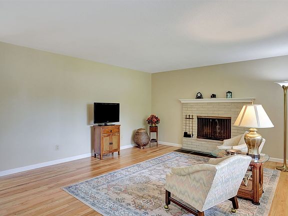 3308 NE 17th Place, Renton, WA 98056 | MLS #2258252 | Zillow