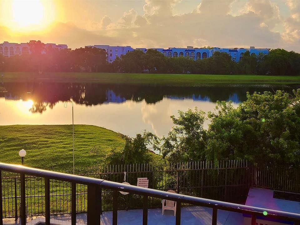 Golfview Club At Fontainebleau Park Condominiums - 9682 Fontainebleau ...