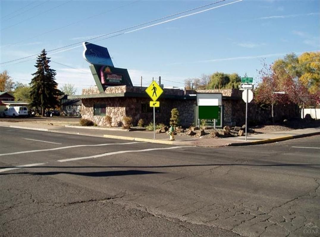 343 NW 6th St, Redmond, OR 97756 | Zillow