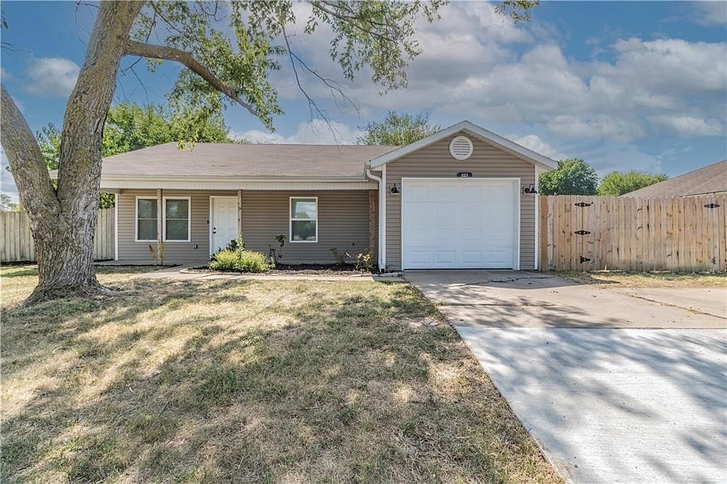 533 E Maple Ave, Springdale, AR 72764 | Zillow
