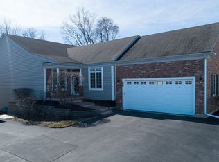 4227 Weatherstone Rd, Crystal Lake, IL 60014 | Zillow