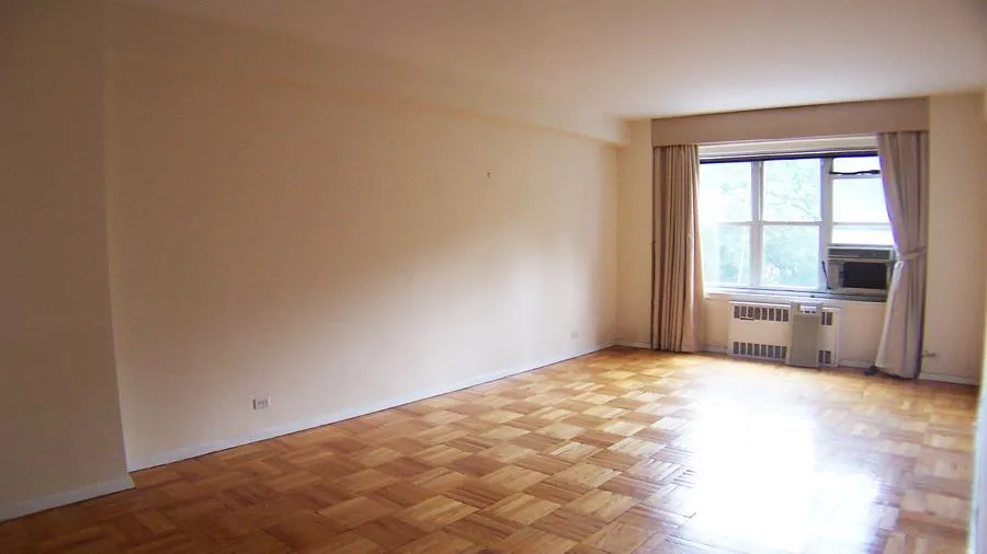 110 East End Avenue #2G in Yorkville, Manhattan | StreetEasy