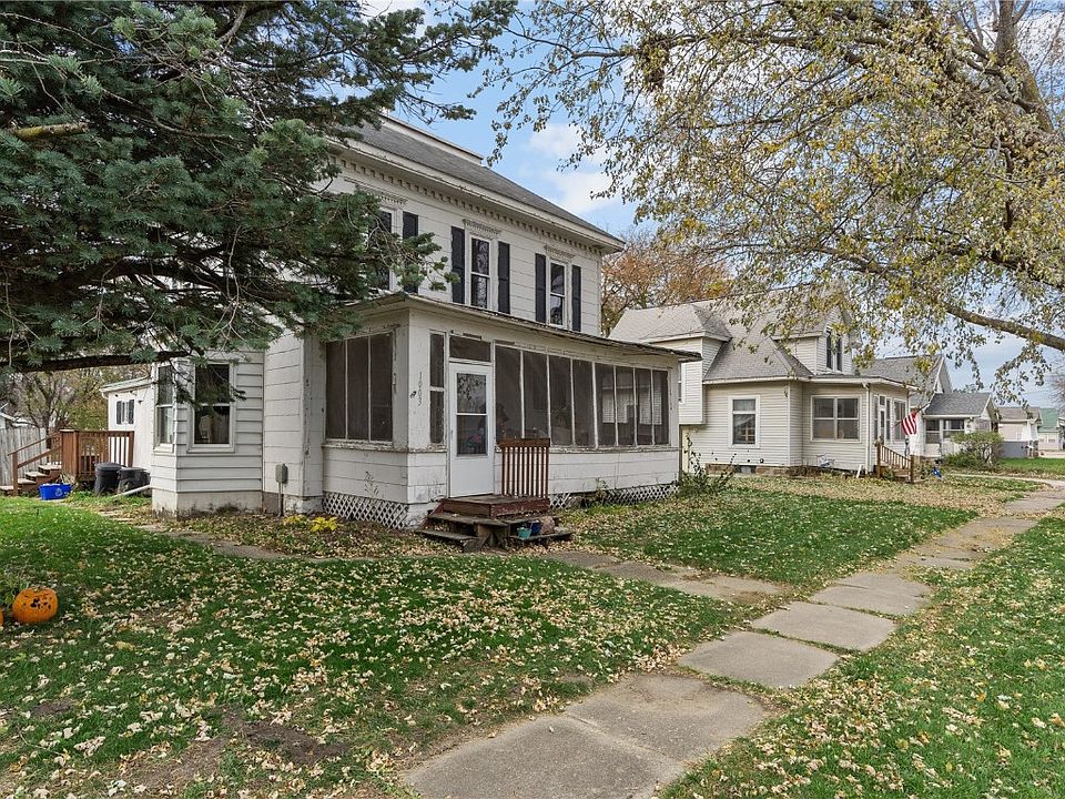 1003 Franklin St, Center Point, IA 52213 | Zillow