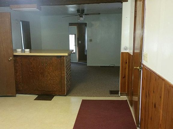 105 E 4th St, Sumner, IA 50674 | Zillow