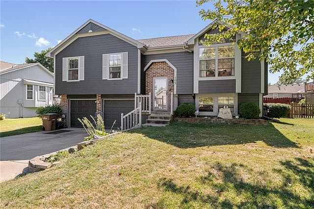 103 West Remington Terrace - 103 W Remington Ter Raymore MO | Zillow