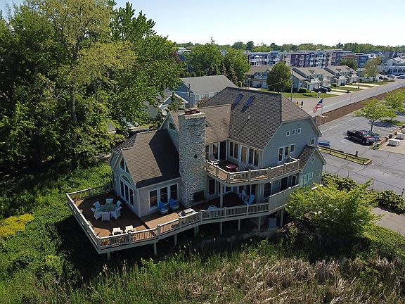 210 E Water St, New Buffalo, MI 49117 | MLS #23014621 | Zillow