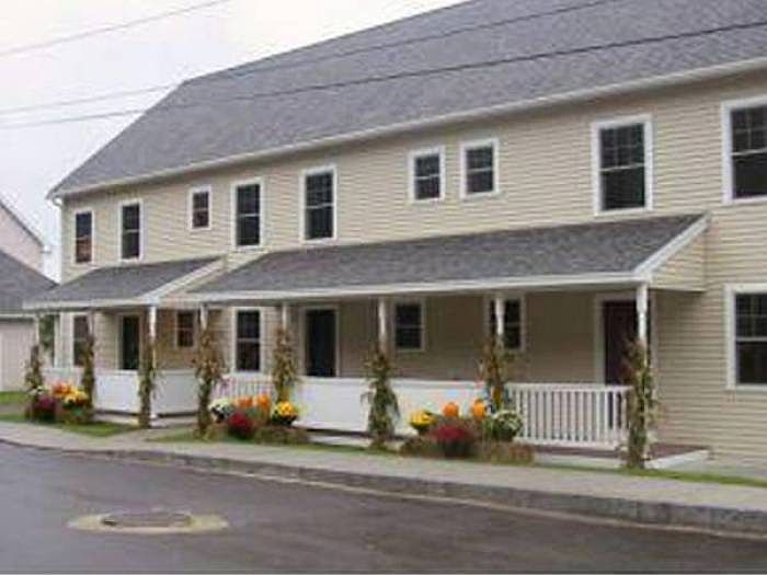 4 Gagne St, Rochester, NH 03867 | Zillow