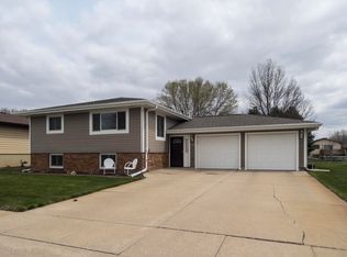 2854 40th Ave, Columbus, NE 68601 | Zillow