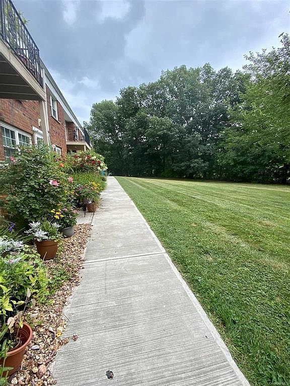 7 Colonial Road UNIT 17, Beacon, NY 12508 | Zillow