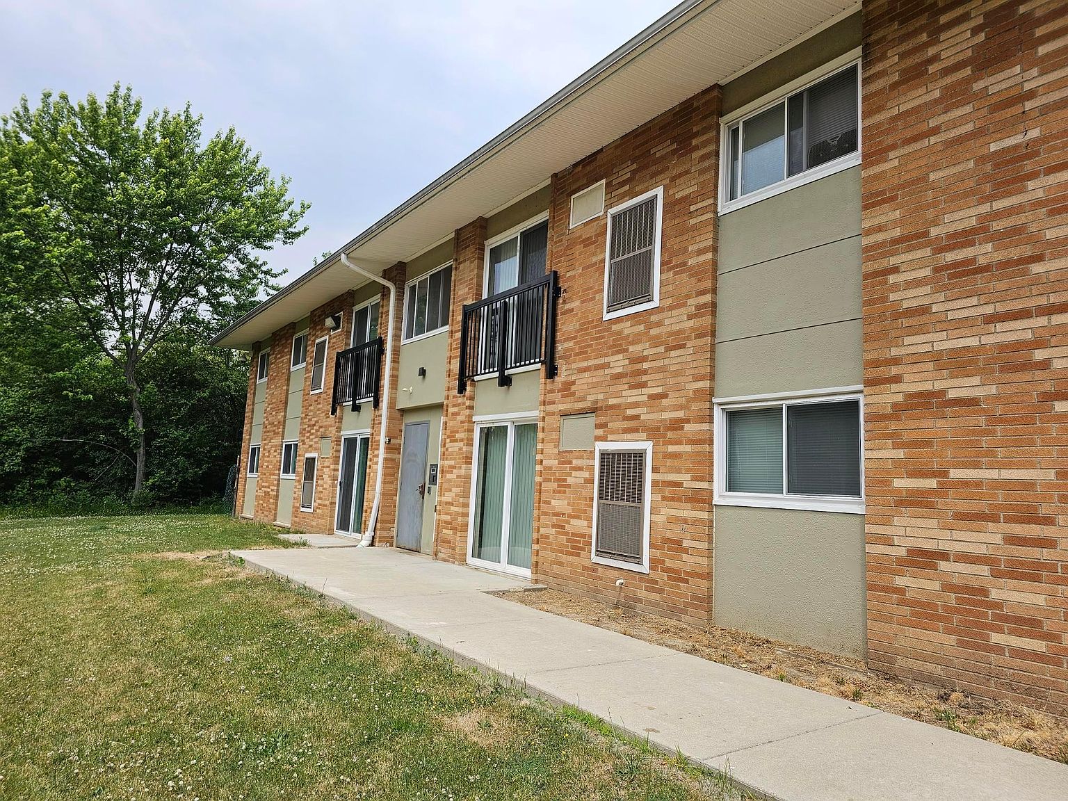 4828 Lee Rd #F16, Cleveland, OH 44128 | Zillow