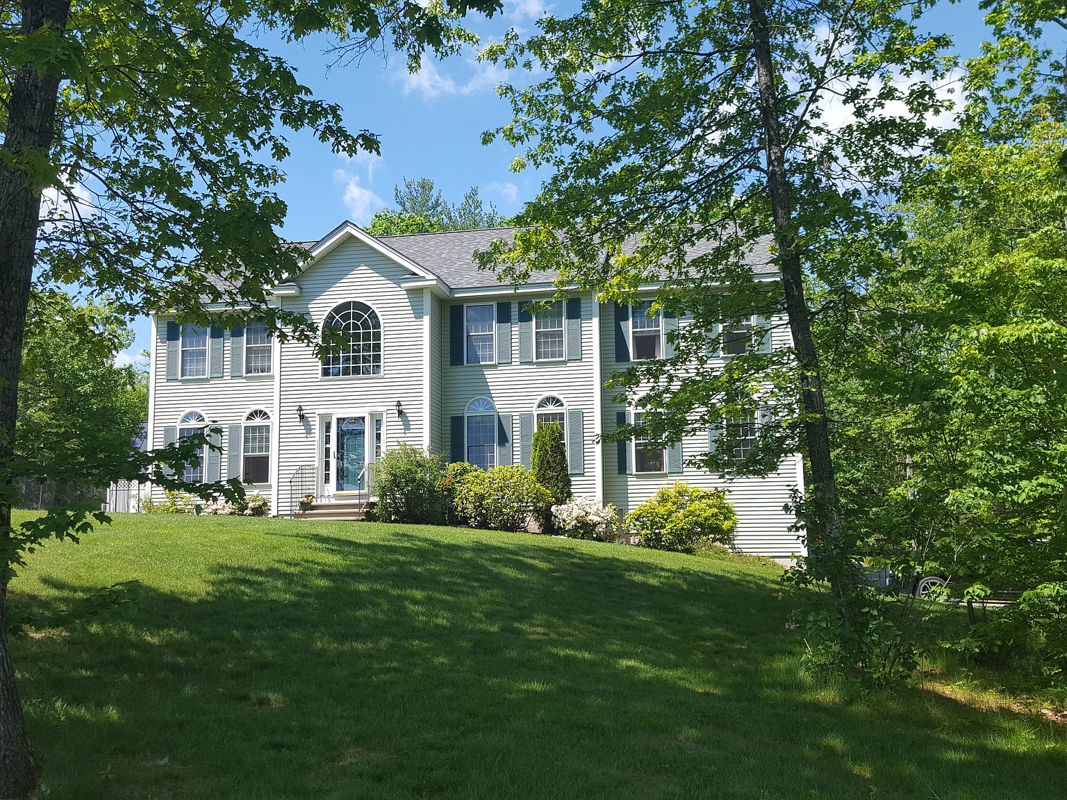 1 Eagle Hill Rd, Raymond, NH 03077 | Zillow