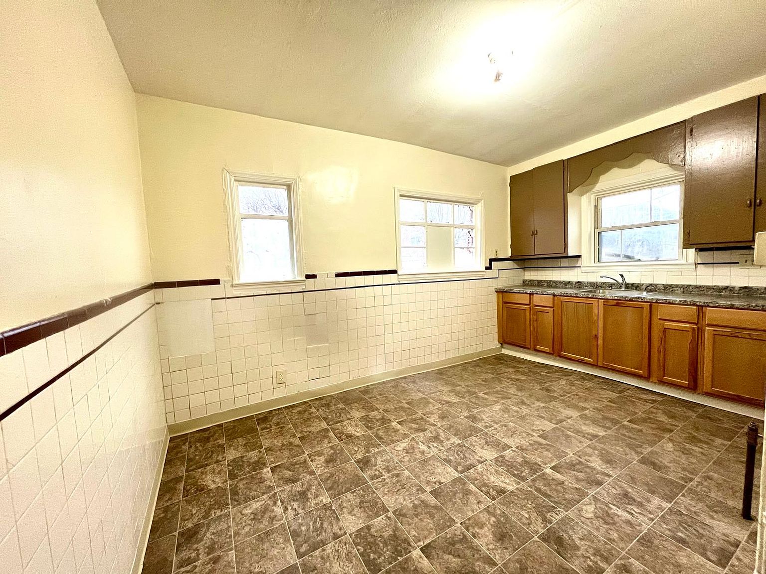 1343 N Clinton Ave Unit 1, Rochester, NY 14621 | Zillow