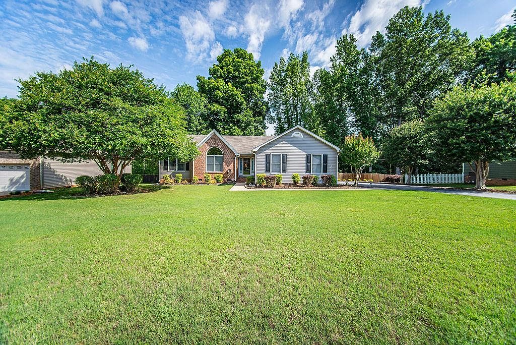 136 Sheldon Dr, Moore, SC 29369 | Zillow