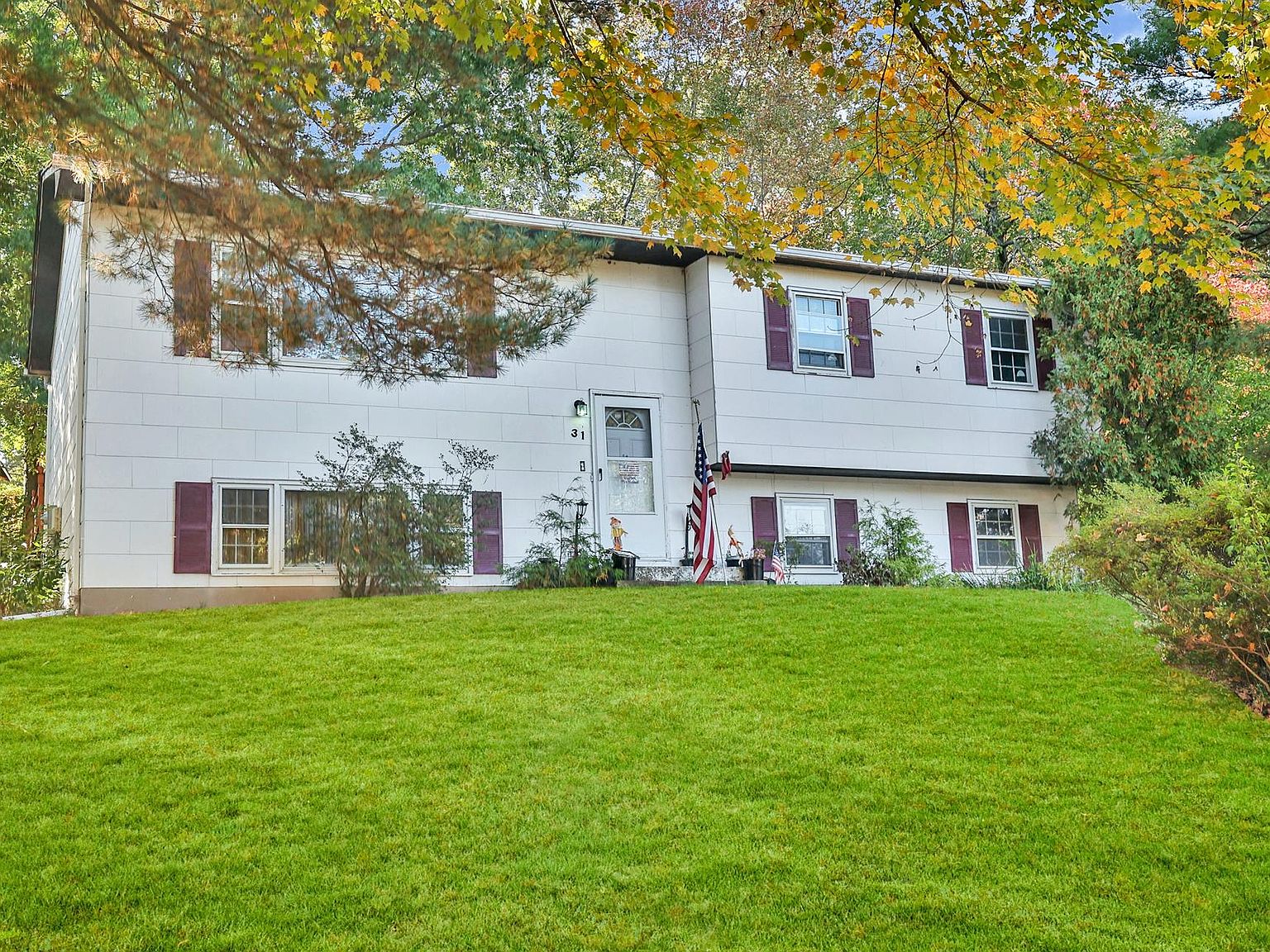 31 Pennsylvania Ave, Valley Cottage, NY 10989 | Zillow