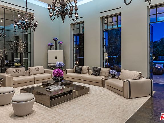 271 S Mapleton Dr, Los Angeles, CA 90024 | MLS #23-282221 | Zillow